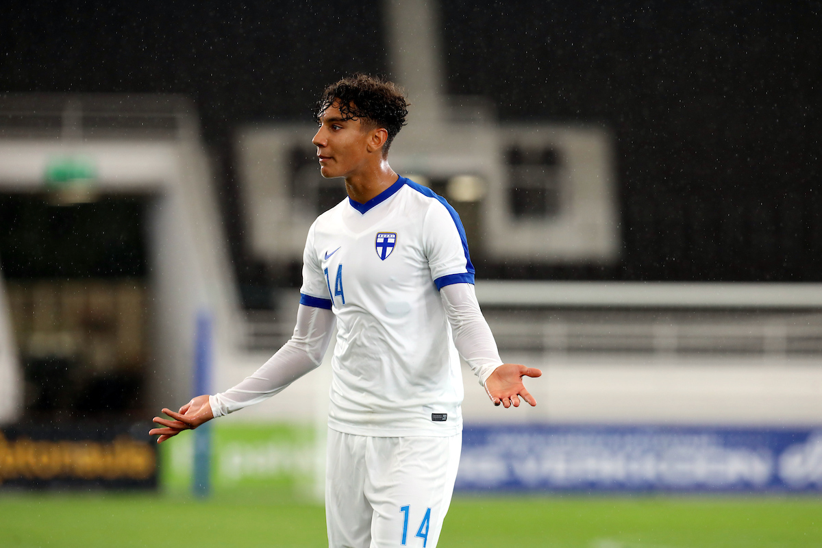 Allsvenskan-puolustaja valitsi kolmesta maajoukkuevaihtoehdostaan ...