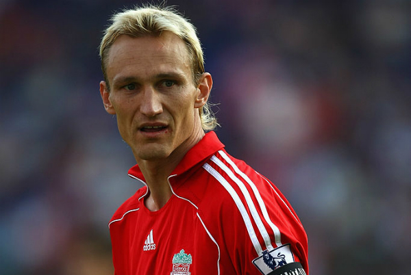 Sami Hyypiä kiinnostunut paluusta Liverpooliin: "Harkitsisin sitä ...